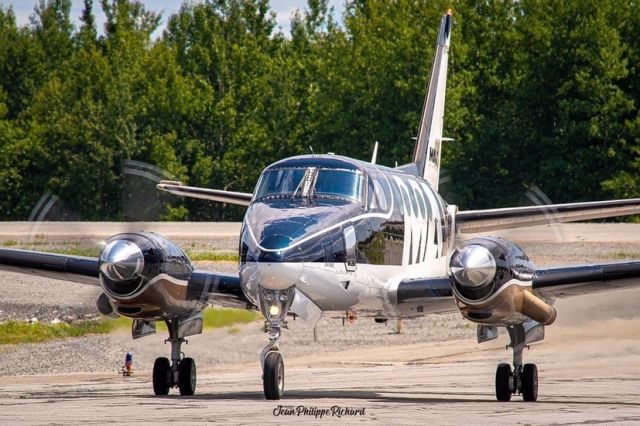 Max Aviation - Expertise in air transportation - Charter air services